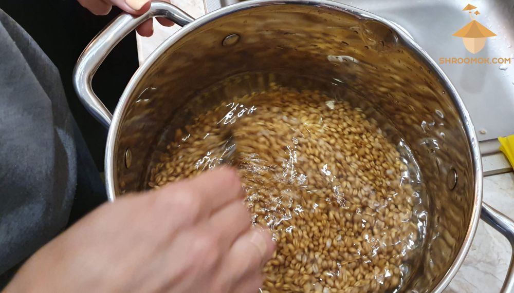 Cooking the substrate for mushroom cultivation